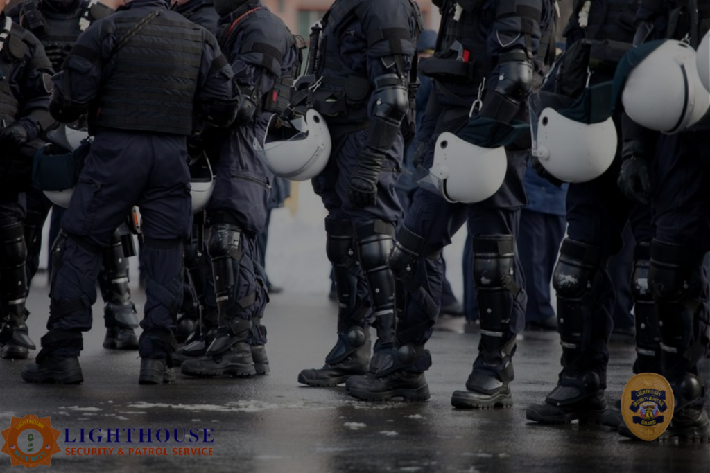 5 Must-Have Types Of Equipment for Security Guards - Lighthouse ...