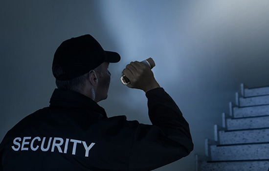 5 Must-Have Types Of Equipment for Security Guards - Lighthouse ...